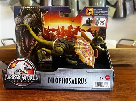 Jurassic World Legacy Collection Dilophosaurus Dinosaur Figure Park New