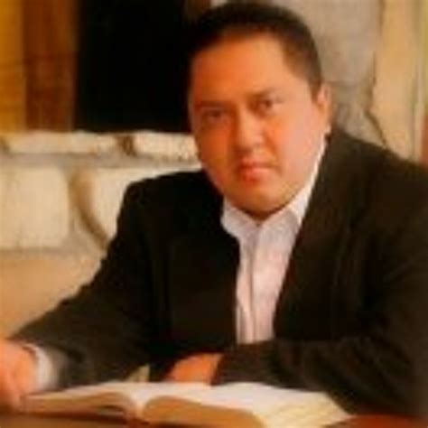 Stream Octubre Devocional El Manto De Su Justicia By Norris Custodio Listen Online For