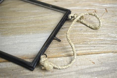 Hanging Metal Double Glass Frame 6x625