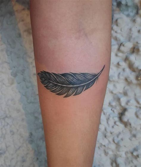 30 Pretty Feather Tattoos You Must Try Style VP