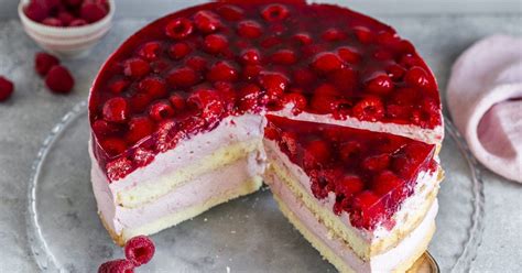 Himbeer Sahne Torte Mit Gefrorenen Himbeeren Merextensitat