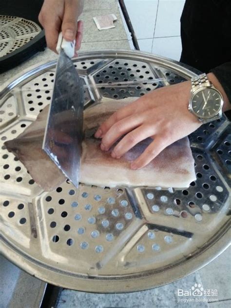 新鲜鱿鱼怎么处理 鱿鱼的清洗技巧解说 聚餐网