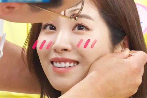 귀 지압받다가 남성들 설레게 했던 아나운서 누나 최근 근황