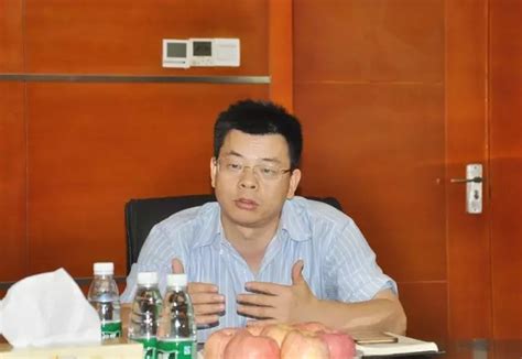 重庆西永微电园领导一行参观瑞森可机器人公司