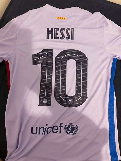 巴塞隆拿 2122 作客 球迷版球衣 波衫 Messi 美斯 世界盃 男裝 上身及套裝 T Shirt、恤衫、有領衫 Carousell