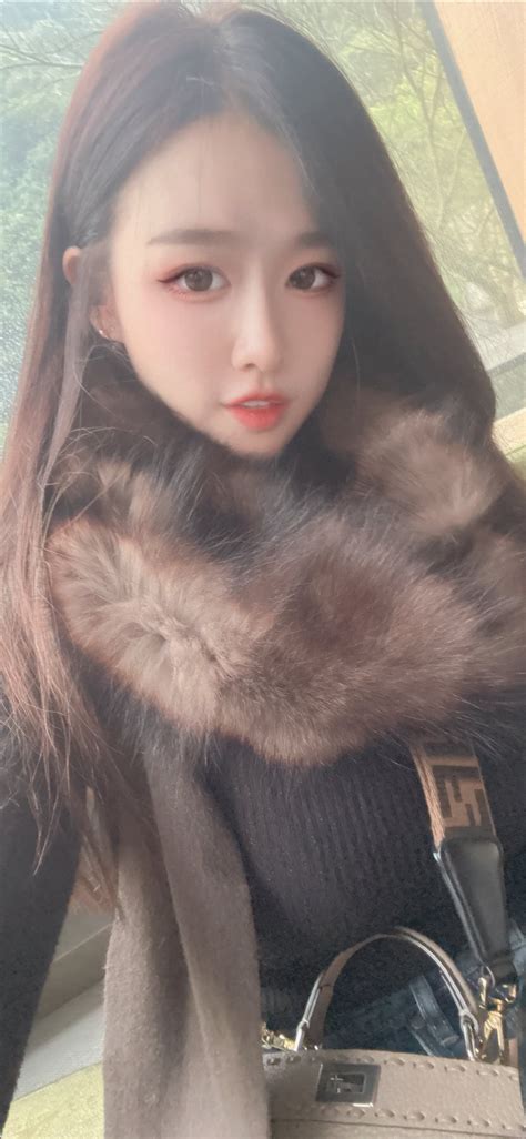今日考證照～無意發現金融研訓院門口的一句話🤣🤣 凡跨入此大門者皆貢獻於此大樓😅😅🤣 真的吔～一直考一直考，重點沒考過要一直考過為止😂我貢獻不少