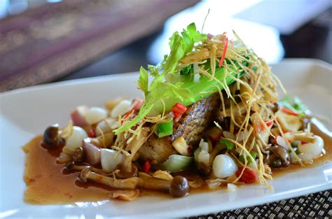 Pla Hi Ma Yang Phad Khing Sod