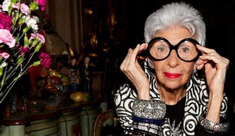 Iris Apfel 6 Lessons In Chic Iris Apfel Style Icon Style Icons