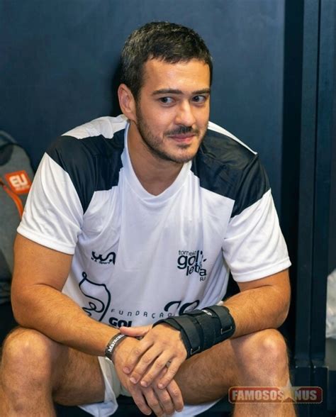Galã de Vai na Fé comemora sucesso de suposta Nudes