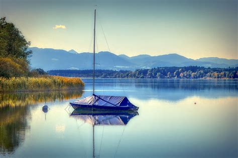 Barco De Vela Lago Montañas Foto Gratis En Pixabay Pixabay
