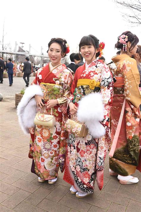 小牧市成人式の様子④ きものくらち