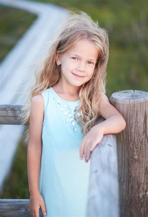 Cute Innocent Girl Photos Download Free High Quality Pictures Freepik