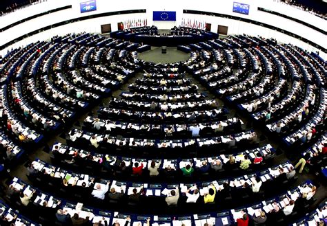 Европейският парламент прие пакта за миграцията и убежището