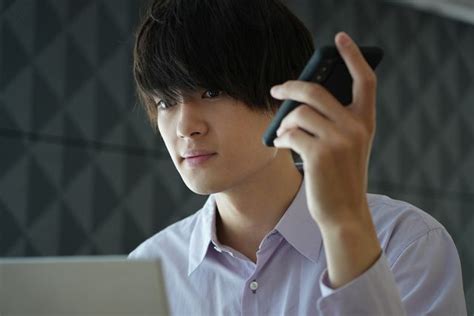 佐野勇斗演じる橘一星は敵か味方か？ドラマ「真犯人フラグ」第3話場面カット：フォトギャラリー｜シネマトゥデイ