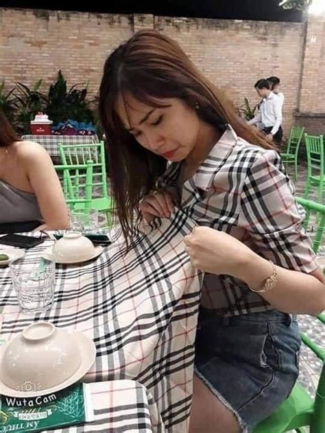 BrotherConcept Năm hết Tết đến anh em đi mua đồ coi chừng bị đụng