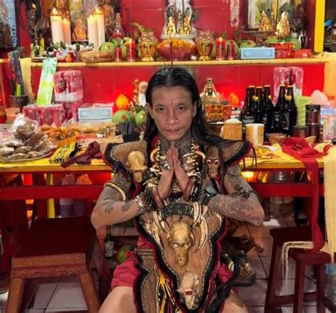 Masyarakat Dayak Di Jakarta Pertanyakan Keaslian Datuk Dayak Panglima
