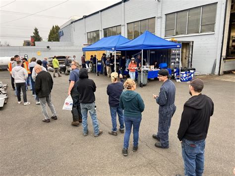 Columbia Okura On Linkedin Mfgday Manufacturing Automation Palletizing Vancouverwa