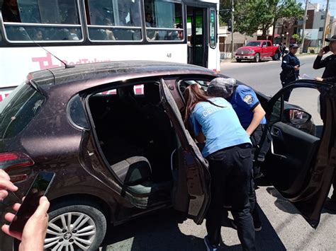 Bajo Los Efectos De Las Drogas Robó Un Auto Huyó Y De Milagro No
