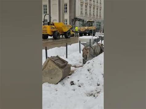 Экскаватор 🦾 на строительстве дороги. #европа #дорога #экскаватор - YouTube