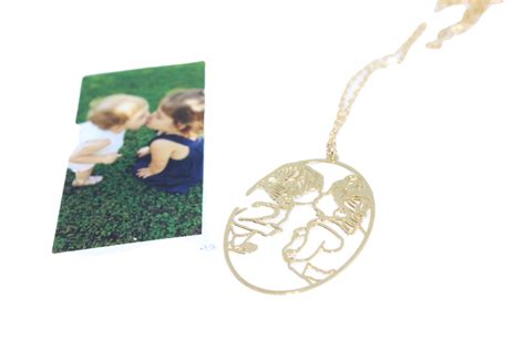 לעצב תכשיט מציור או תמונה בהזמנה אישית