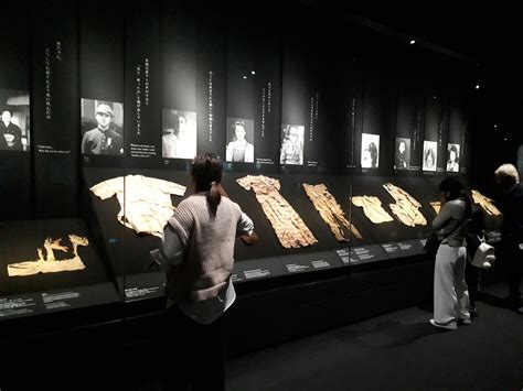 Tatsuhisa On Twitter ついに見学できた、広島平和記念資料館。「遺品に語らせる」ということが鮮明な展示。途中で消されて