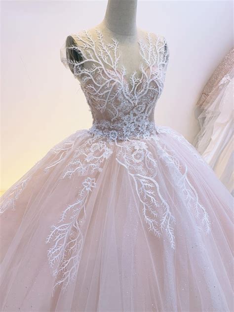 Pastel Light Pink Sleeveless Lace Applique Ball Gown Wedding Dress With