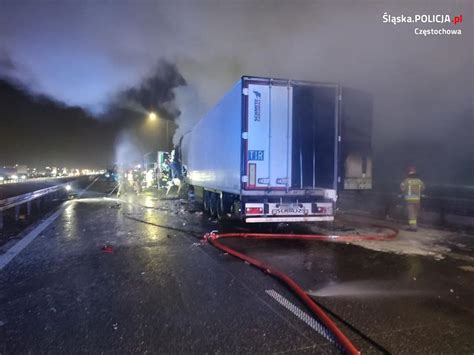 Wypadek z udziałem pięciu ciężarówek na A1 Jeden z kierowców zginął w płonącym pojeździe ZDJĘCIA