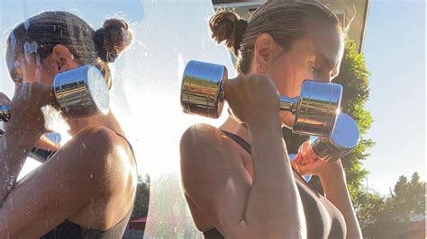 Video Heidi Klum Verrät Wie Sie Sich Zu Hause Fit Hält Galade