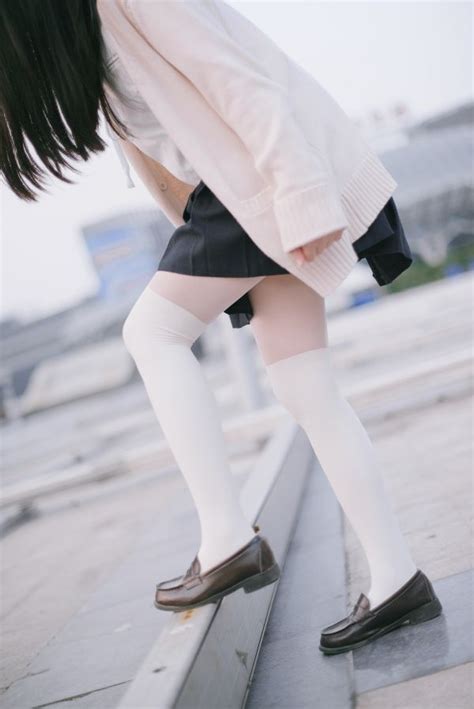 무료 이미지 겨울 소녀 화이트 가죽 카메라 따뜻한 귀엽다 후지 필름 다리 초상화 모델 회색 유행 푸른