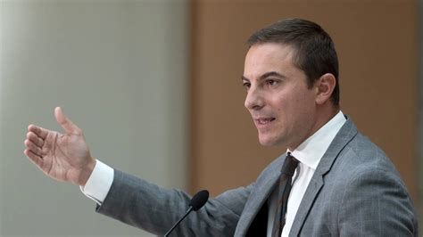 Quién es Juan Lobato el político madrileño envuelto en la polémica por