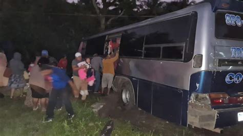 Aparatoso Accidente De Autobús Deja Varias Personas Lesionadas La