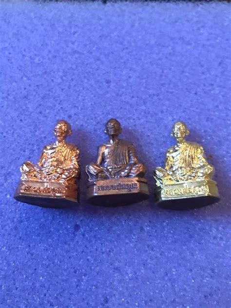 หลวงพ่อคูณ รูปหล่อหลวงพ่อคูณ รุ่นอายุวัฒนมงคล 90 Ennxo