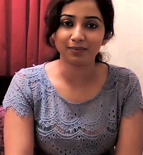 Shreya Ghoshal Her Dress Says It All Scrolller