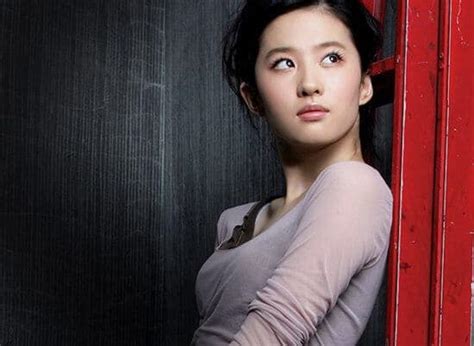 Chinese Actress Liu Yifei Cast As Mulan In Disneys Upcoming Live