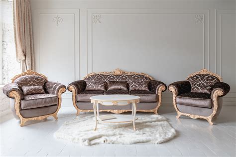 Более 3000 единиц изысканных произведений мебели от фабрики Romano Home