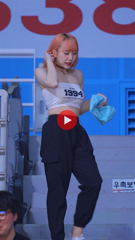 ㅇㅎ 빠르게 계단을 내려오는 치어리더mp4 유머움짤이슈 에펨코리아