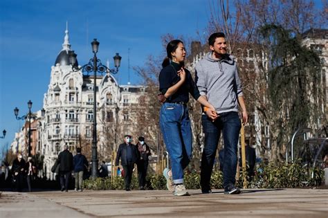 Cómo conseguir trabajo en Europa portales para buscar empleo y establecerse en el exterior