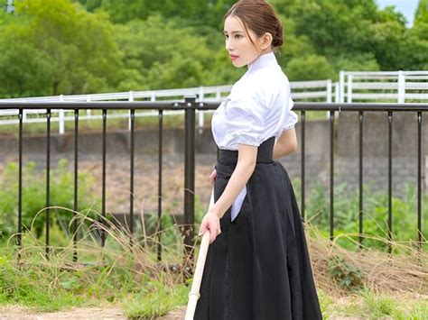 薙刀を極めた素人熟女の格闘エロバトル企画！敗者は中出しレイプの孕ませデスマッチで大敗無様な輪姦乱交で大量潮吹き！＜人妻＞ ピラ・ニーア