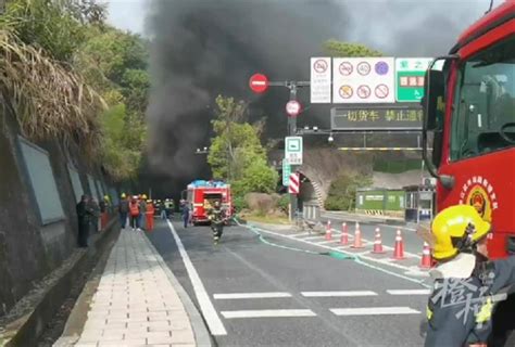 租来的百万豪车在隧道内自燃，业内人士：后续理赔可能很麻烦车辆保时捷租赁