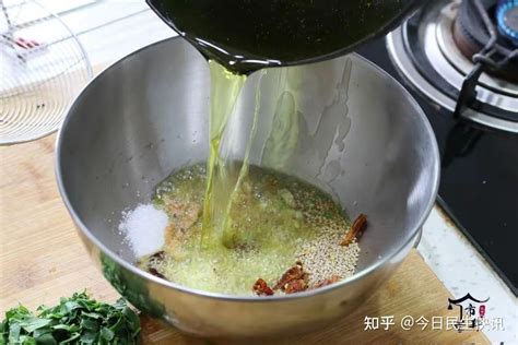 买香椿，要区分“红叶”与“绿叶”，差别真不小，很多人不知道 知乎