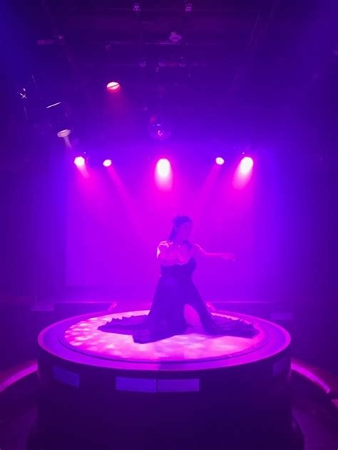 小向美奈子、横浜ロック座で復活！12 30までオンステージ！三代目葵マリーがゲネ中に突撃取材！楽屋の写真も大放出。「今後は自分ができることを一生懸命、頑張って行きます。支えてくれる人の心を大切