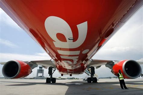 Airasia Flight To Bali Plunges 20000 Feet In Midair Scare Borneo