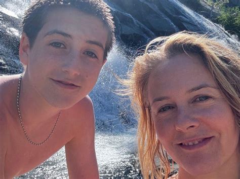 Alicia Silverstone Shares Topless Pregnancy Throwback Photos