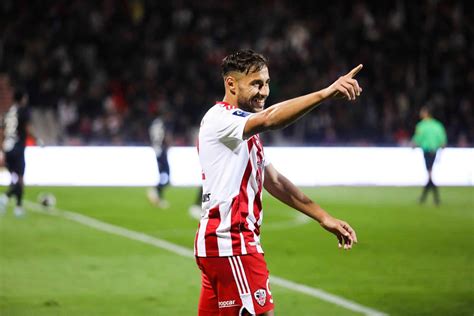 Ajaccio Youcef Belaïli Récupère Le Numéro 10