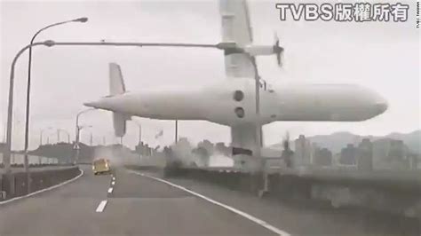 Mayday Call Before Plane Hits Taipei Bridge Crashes Cnn