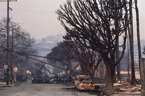 Wildfires Continue To Ravage Southern California See Harrowing Photos