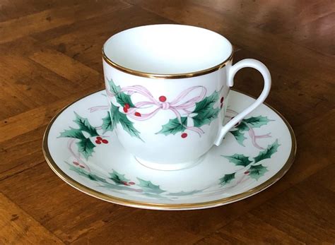 Vintage Mikasa “ribbon Holly” Pattern Caf03 Single Teacup With Saucer Holiday China