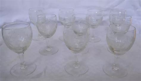 VERRES À LIQUEUR sur PIED CISELES en CRISTAL ANCIENS Lot de 10 VERRES