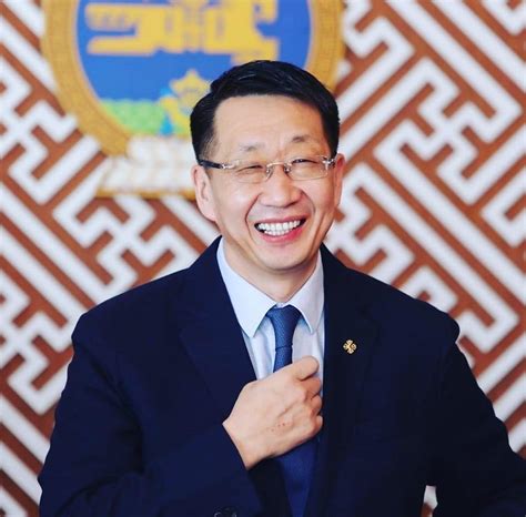 Vip76 Mn Оюутан болох дүү нартаа хаягласан Л Энх Амгалан сайдын аминчхан зөвлөмж