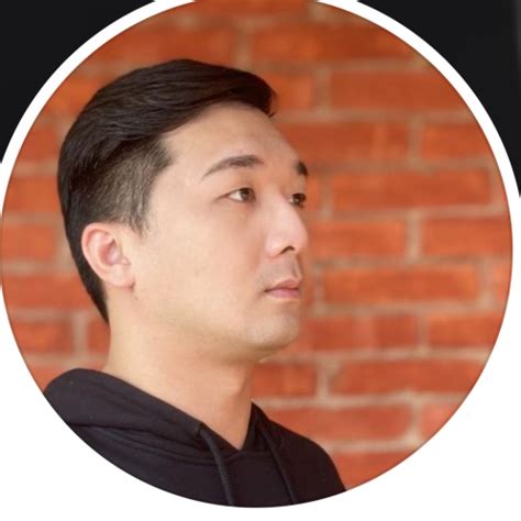 余哲安 ， 作者 鏈新聞 Abmedia